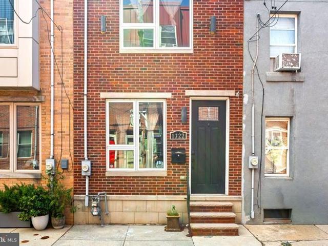 1322 S Chadwick St, Philadelphia, PA 19146
