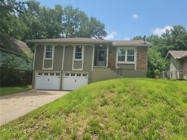 1322 S Hocker Ave, Independence, MO 64055