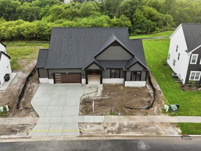 1322 Scotsland Ln
