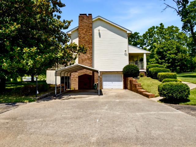 1322 Springfield Hwy