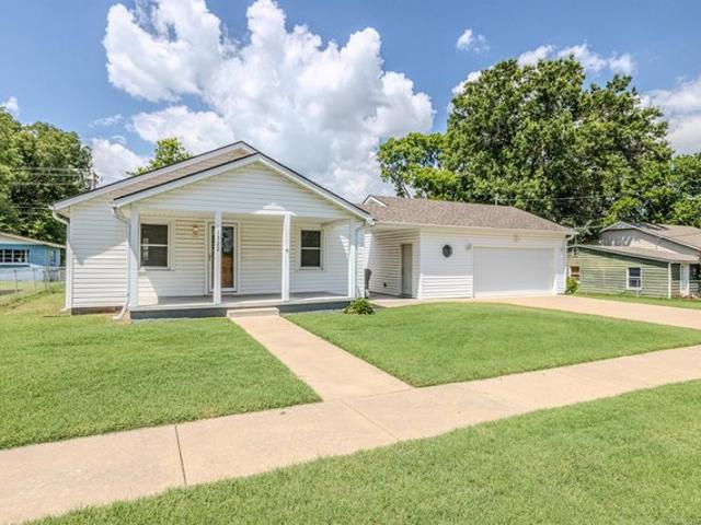 1322 W Quarles St, Claremore, OK 74017