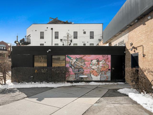 1322 W Walton Street