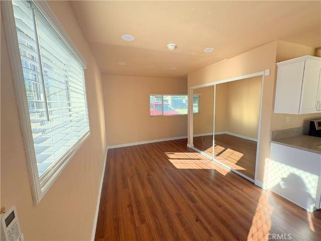 1322 1/2 W 11th