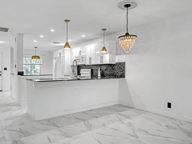 13233 Lucinda Palm Ct Apt B, Delray Beach, FL 33484