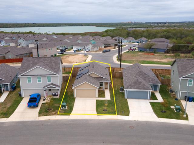 13235 E Faxon