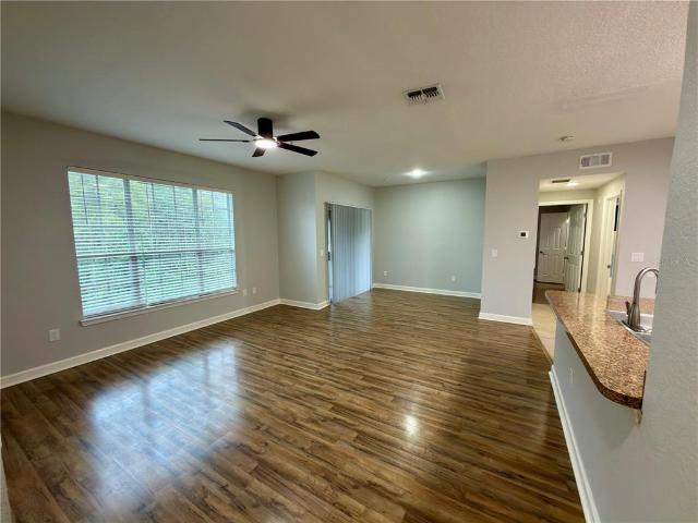 13235 Sanctuary Cove Dr, Unit 303, Temple Terrace, FL 33637 | MLS #TB8484