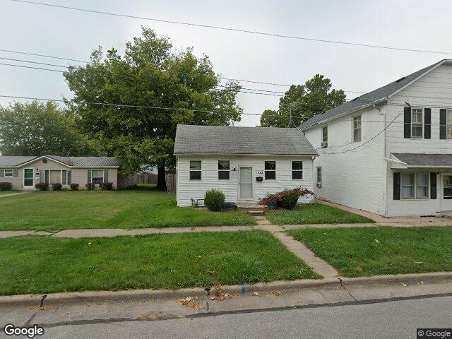 1323 N 8th St, Burlington, IA 52601
