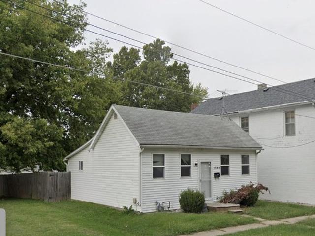1323 N 8th St, Burlington, IA 52601