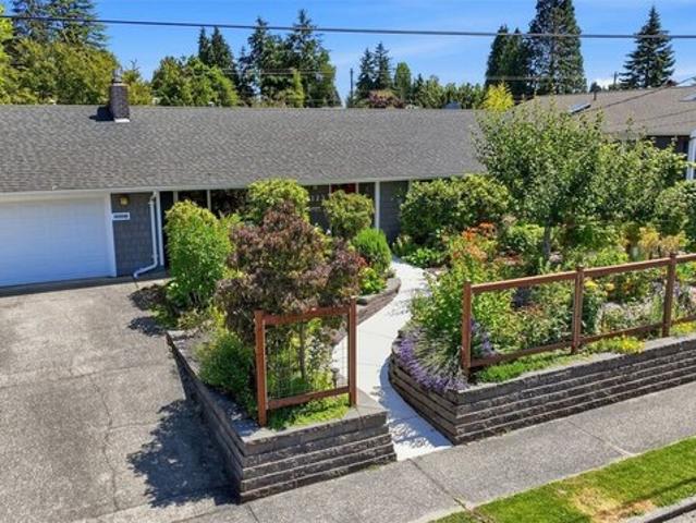 1323 N Heatherwood E, Tacoma, WA 98406