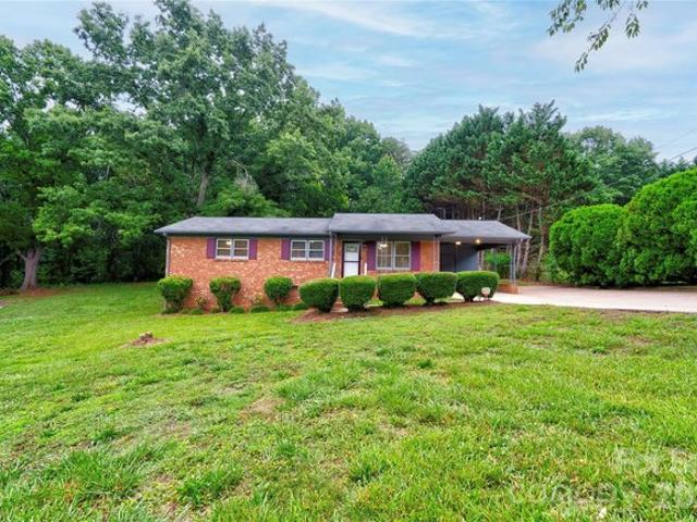 1323 N Lakewood Dr, Shelby, NC 28150