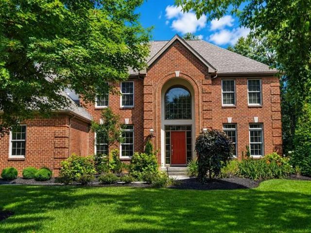 1323 Crystal Tree Ct, Blacklick, OH 43004