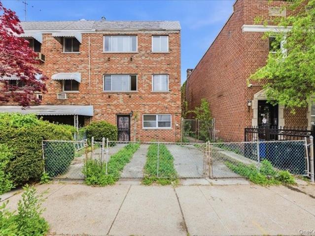1323 E 222nd St, Bronx, NY 10469