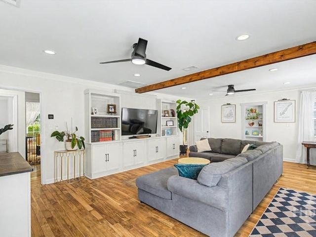 1323 E 53rd Street