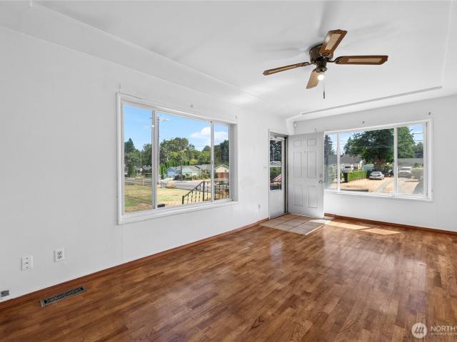 1323 E 56th Street
