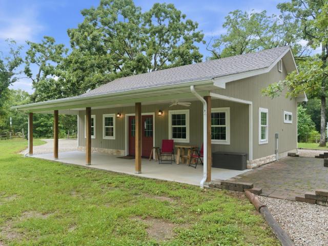 1323 E Highway Pp