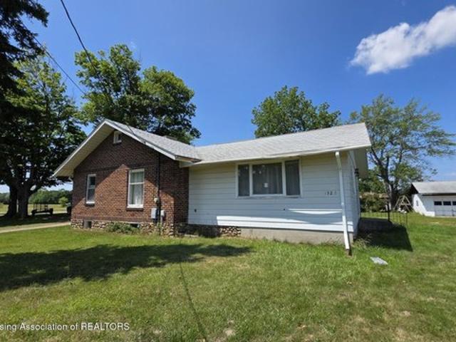 1323 E Willoughby Rd, Lansing, MI 48911