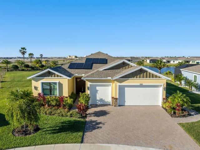 1323 Great Belt Cir, Melbourne, FL 32940