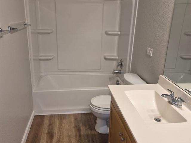 1323 Hawk Ct