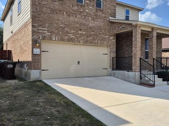 1323 Hawk Ct, San Antonio, TX 78245