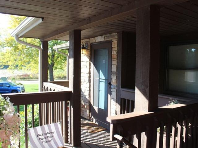 1323 Lauderdale Pl, Onalaska, WI 54650