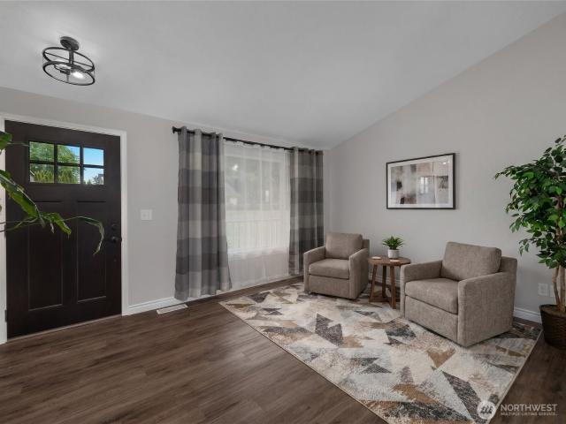 1323 Scarlet Oak Drive SE