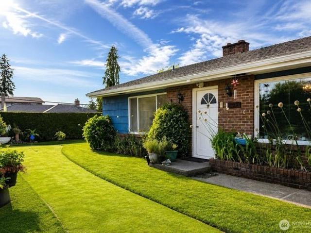 1323 Violet Meadow St S, Tacoma, WA 98444