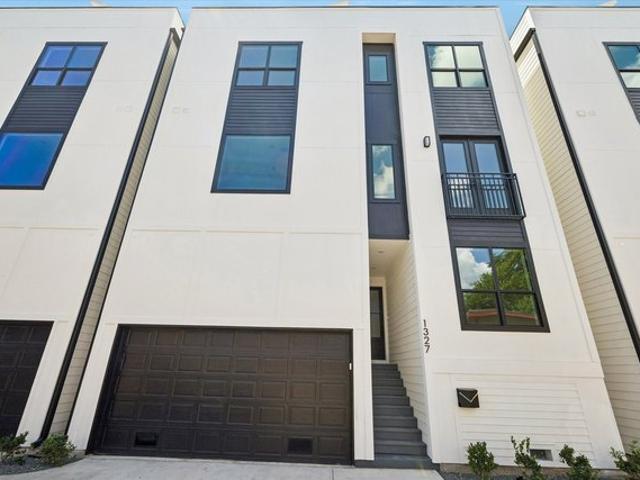 1323 W 22nd St, Houston, TX 77008