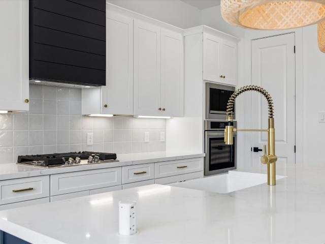 1323 W 22nd Street