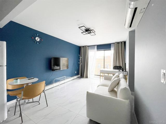 132 16 Maple Avenue, Unit 5A