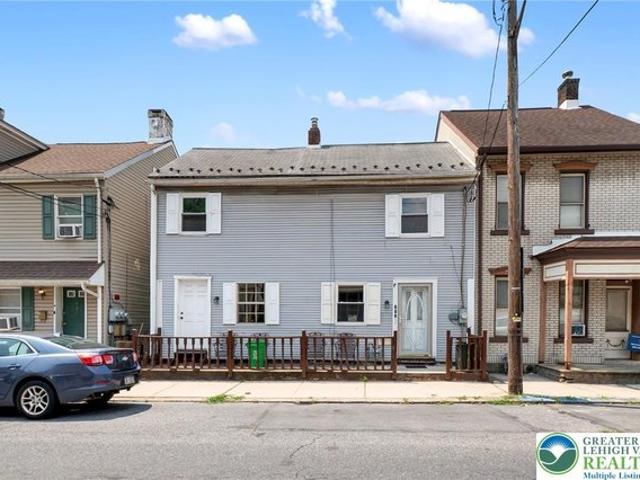132 2nd St, Catasauqua, PA 18032
