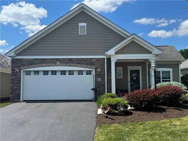 132 Cobblestone Dr, Pittsburgh, PA 15237