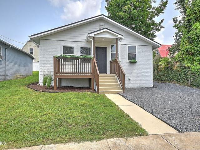 132 Central Ct, Bristol, VA 24201