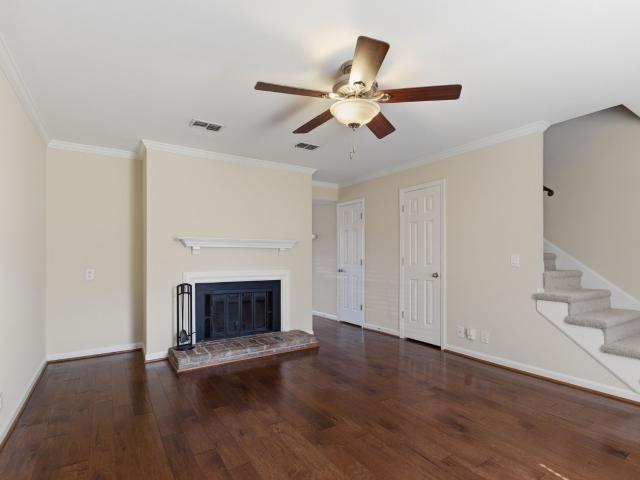 132 Academy Sq