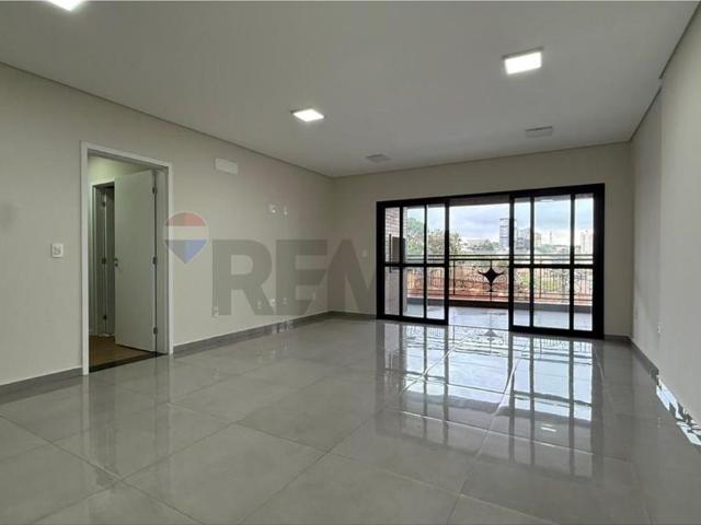132 Área Útil Apartamento Alugar, 3 Dormitórios localizado em Centro, Botucatu, São Paulo, 18600295 | Brasil