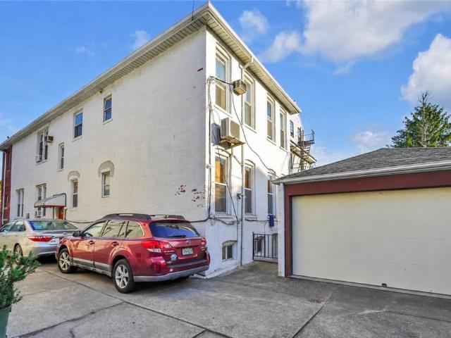 132 Bay 28th Street