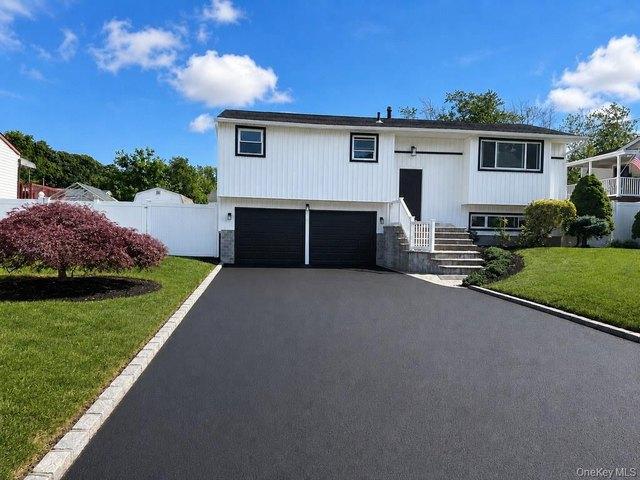 132 Berkeley Ave, Selden, NY 11784