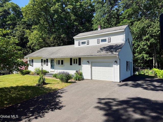 132 Birch Ln, Schenectady, NY 12302