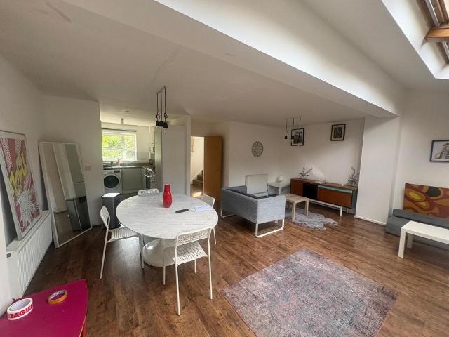 132 Broughton Lane, Salford M7 3 bed end of terrace house to rent £1,395 pcm £322 pw