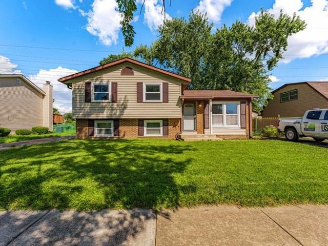 132 Garden Dr, Bolingbrook, IL 60440