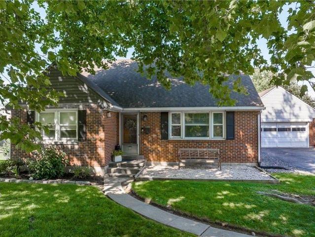 132 Garden Ter, Nazareth, PA 18064