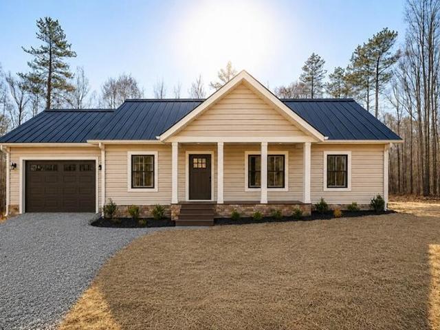 132 Gerber Daisy Trl, Bragg, WV 25918