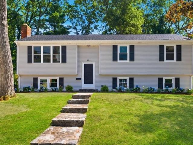 132 Grand View Rd, East Greenwich, RI 02818