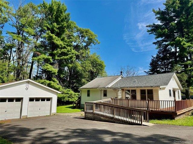 132 Grossi Ln, Pine Bush, NY 12566
