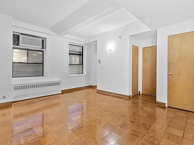132 East 45th Street, New York, NY