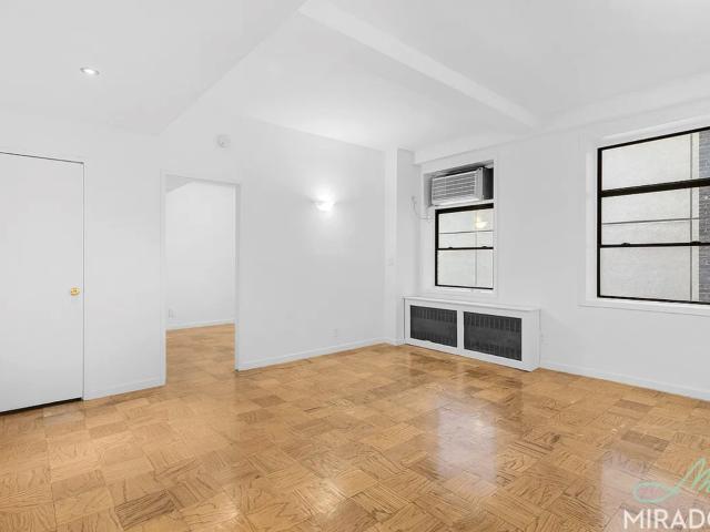 132 East 45th Street, New York, NY