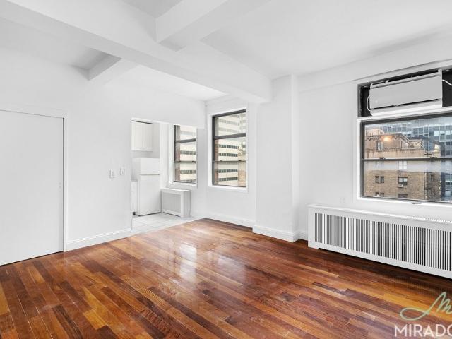132 East 45th Street, New York, NY