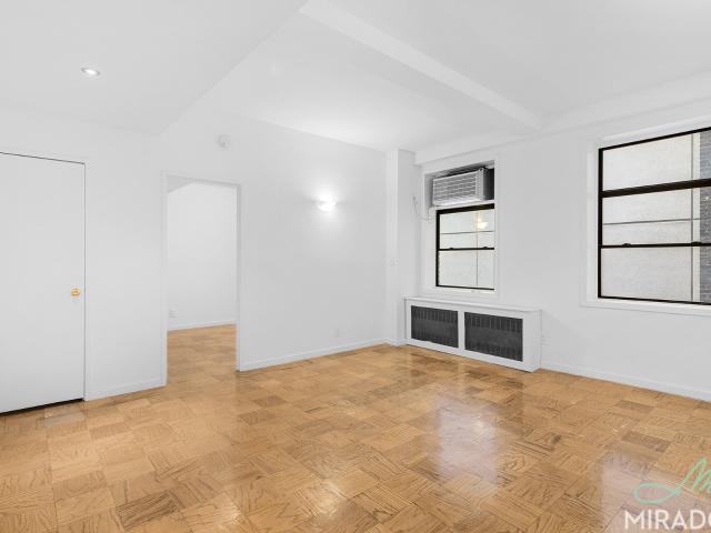 132 East 45th Street, New York, NY