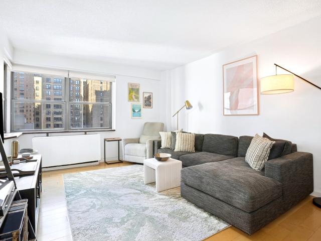 132 East 35th Street, New York, NY