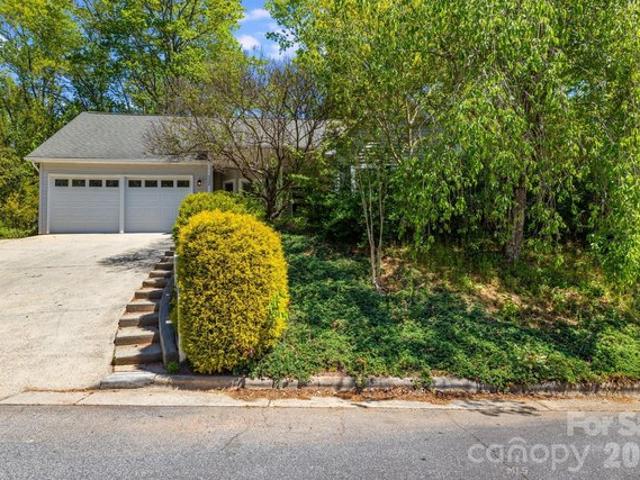 132 Fox Cross Dr, Brevard, NC 28712