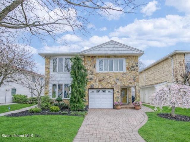 132 Forest St, Staten Island, NY 10314